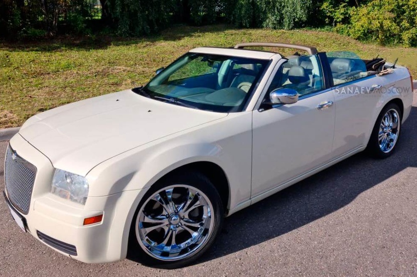 Аренда четырех дверного кабриолета Chrysler 300с ASC Helios в Москве